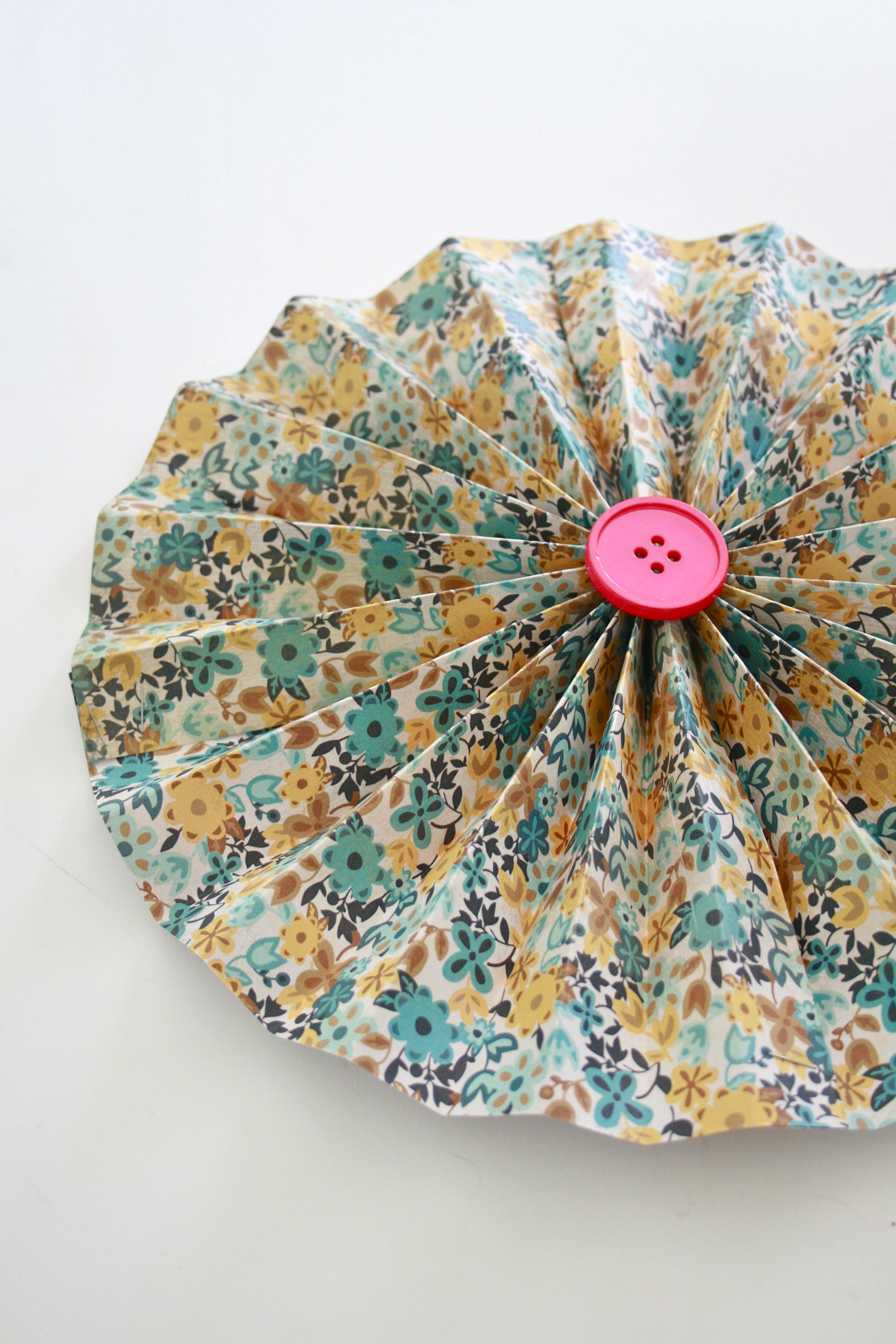 A DIY Paper Pinwheel Tutorial - Dream Green DIY